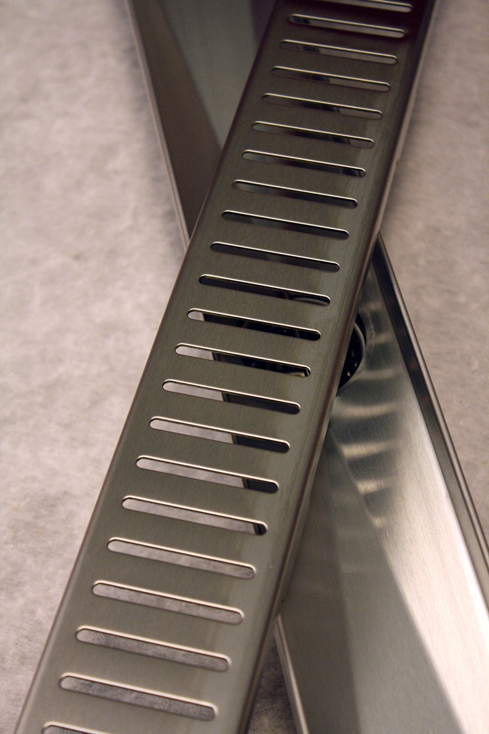 24 Inch VERTI-LINE Pattern Drain – Novalineashop